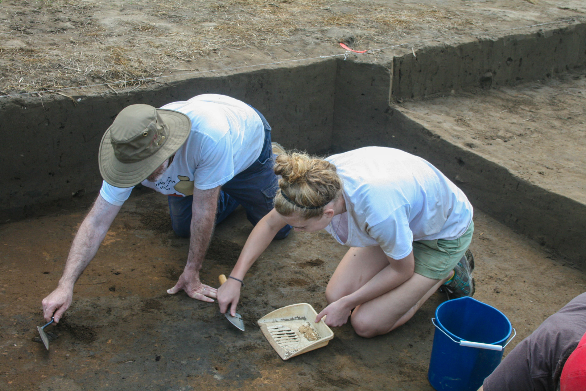 Digging at the Berry Site - Archaeology - Warren Wilson College
